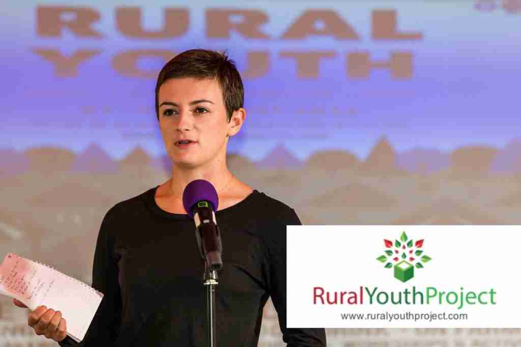 Thumbnail Photo by Jack Seeds on Unsplash